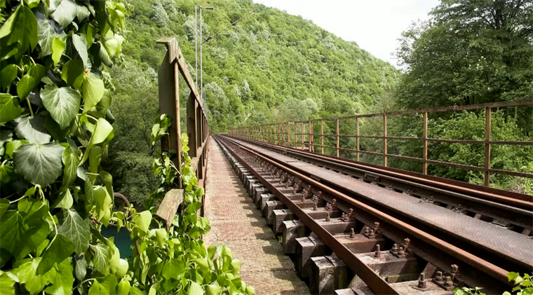 Unska pruga ponovo oživljava: Vraća se turistički voz kroz Krajinu ...